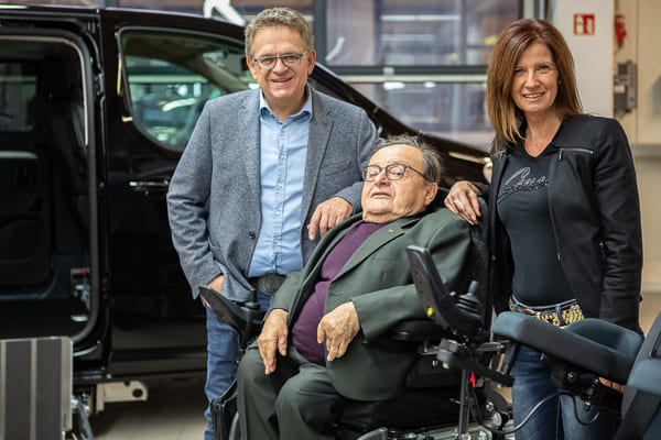 Therapierollstuhl | Pflegerollstuhl | PARAVAN PR biolution