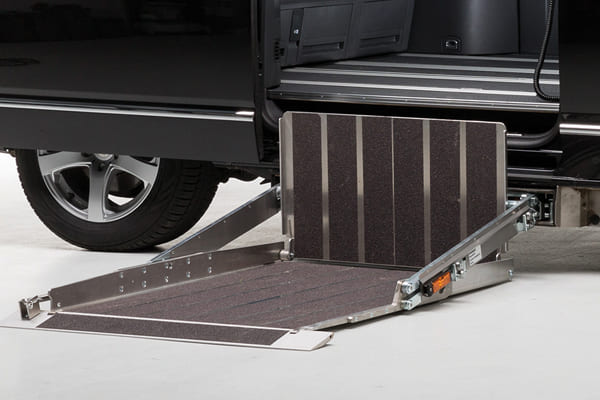 Behindertengerechte Wohnmobile & Caravans für Rollstuhlfahrer