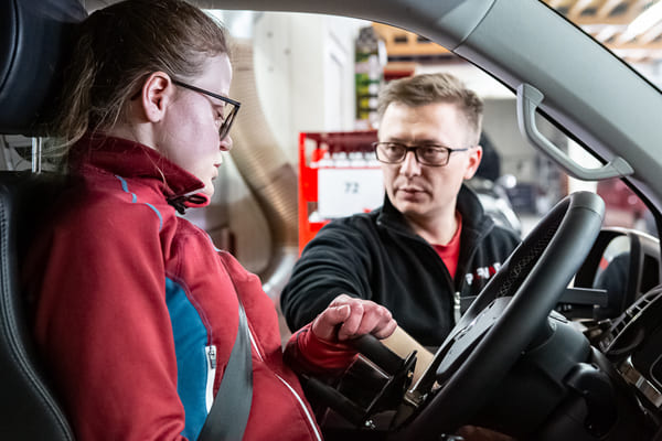 Behindertengerechte Wohnmobile & Caravans für Rollstuhlfahrer