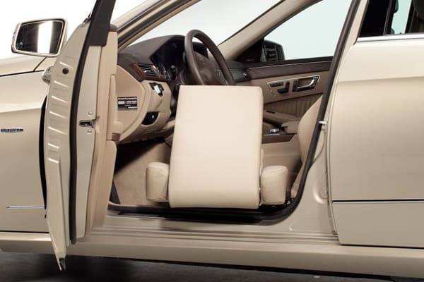 Therapierollstuhl | Pflegerollstuhl | PARAVAN PR biolution